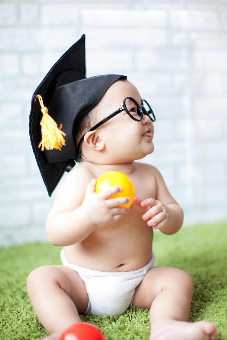 Child's Love - Graduate Baby - Baby Posters | OshiPrint.in