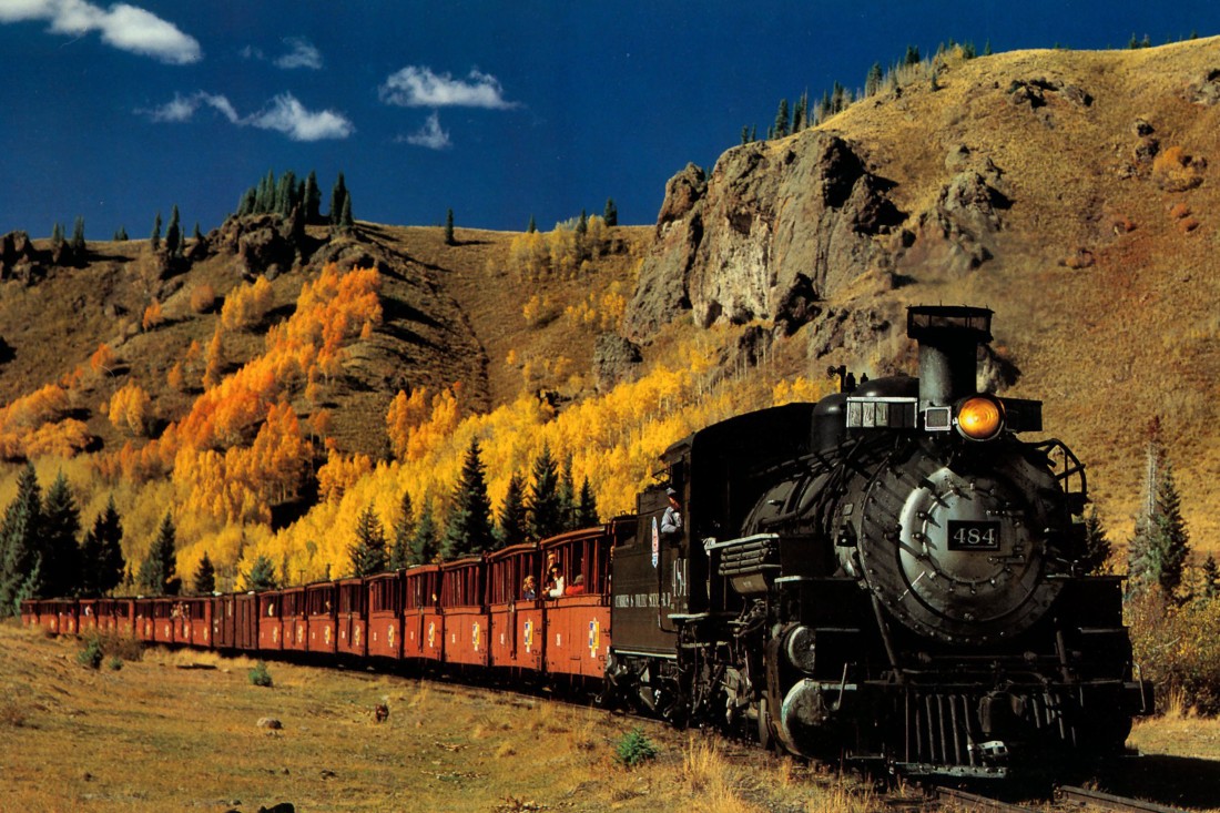 Vintage Train In Beautiful Landscape - Places | OshiPrint.in